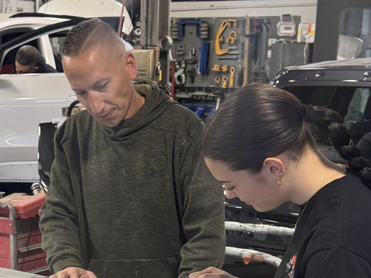 Tesla Discontinues Autopilot, Shifts FSD to Subscription-Only ...